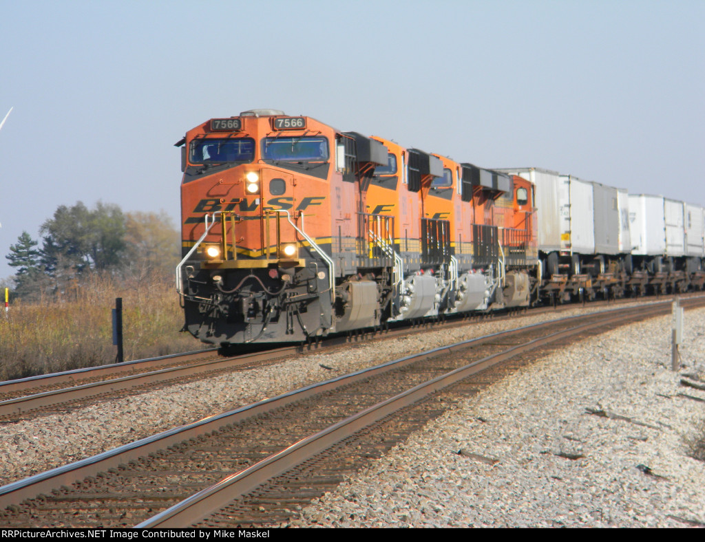 BNSF 7566